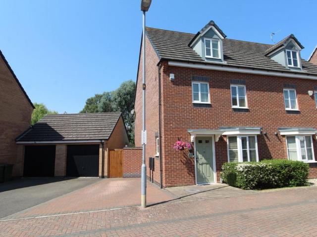 4 bedroom semi detached house for sale