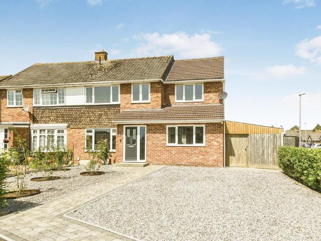 4 bedroom semi detached house for sale