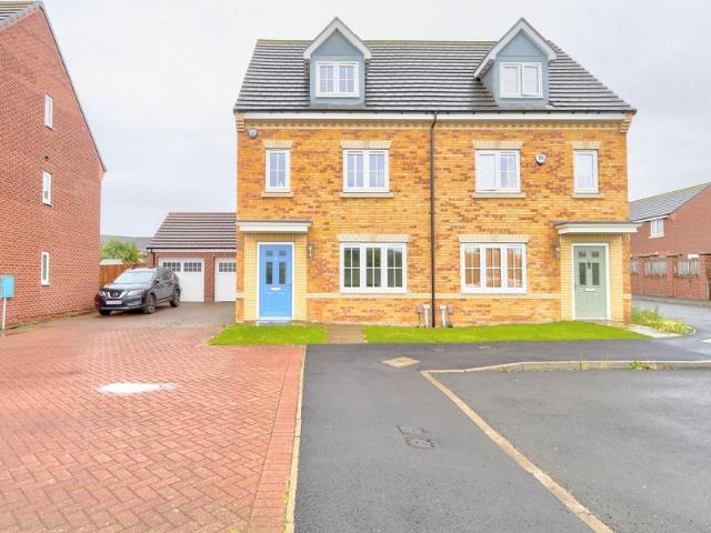 4 bedroom semi detached house for sale