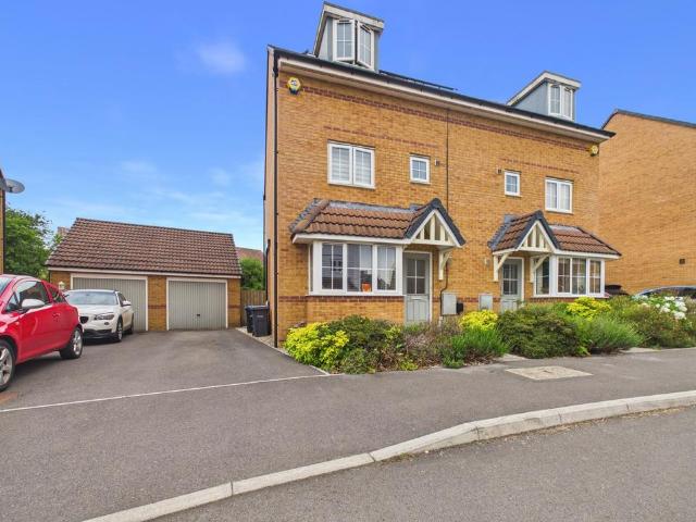 4 bedroom semi detached house for sale
