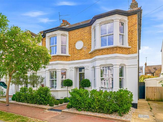 4 bedroom semi detached house for sale