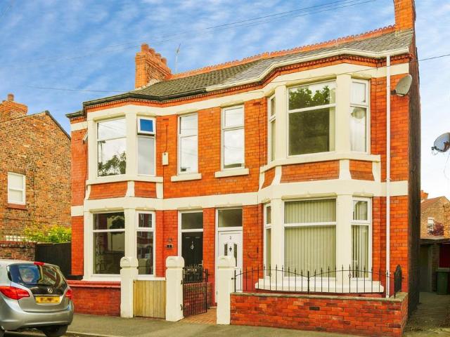 4 bedroom semi detached house for sale
