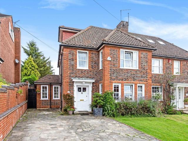 5 bedroom semi detached house for sale