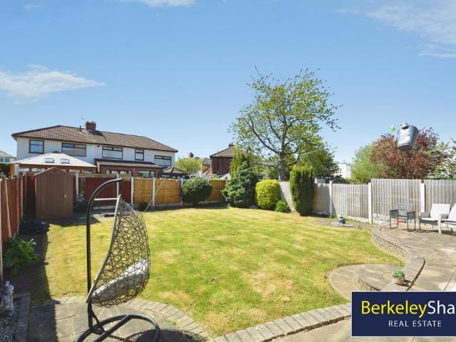 4 bedroom semi detached house for sale