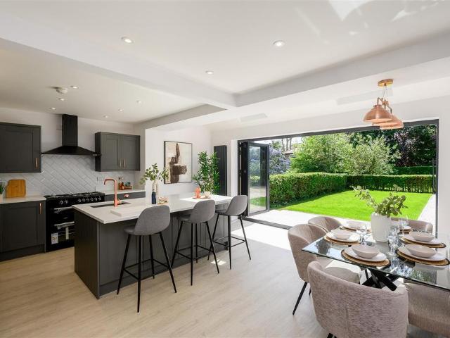 4 bedroom semi detached house for sale