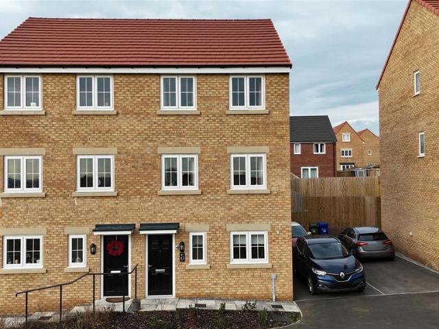 4 bedroom semi detached house for sale