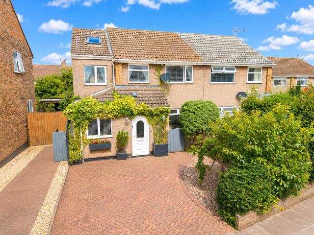 4 bedroom semi detached house for sale