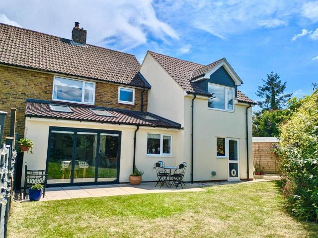 4 bedroom semi detached house for sale