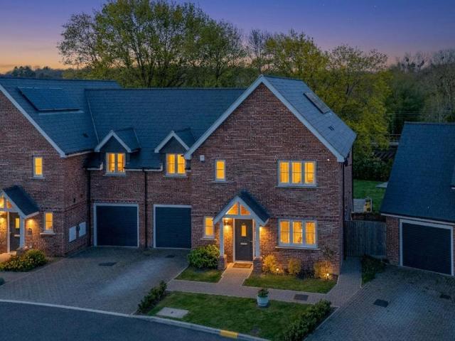 4 bedroom semi detached house for sale