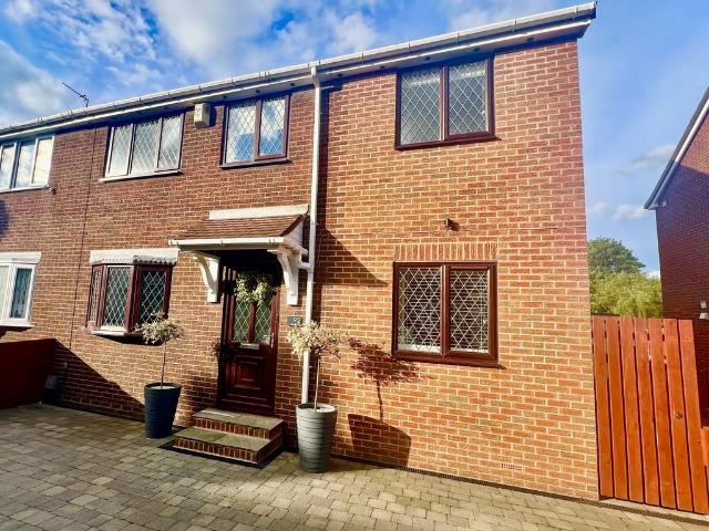 4 bedroom semi detached house for sale