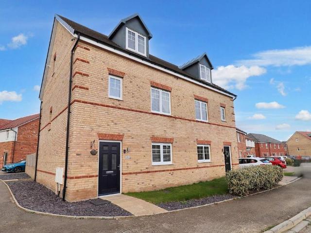 4 bedroom semi detached house for sale