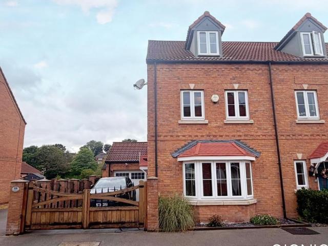 4 bedroom semi detached house for sale