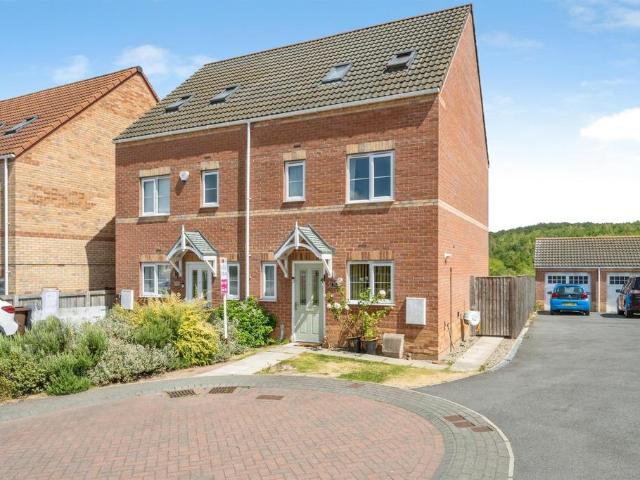 4 bedroom semi detached house for sale