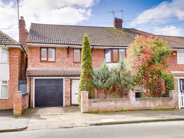 4 bedroom semi detached house for sale