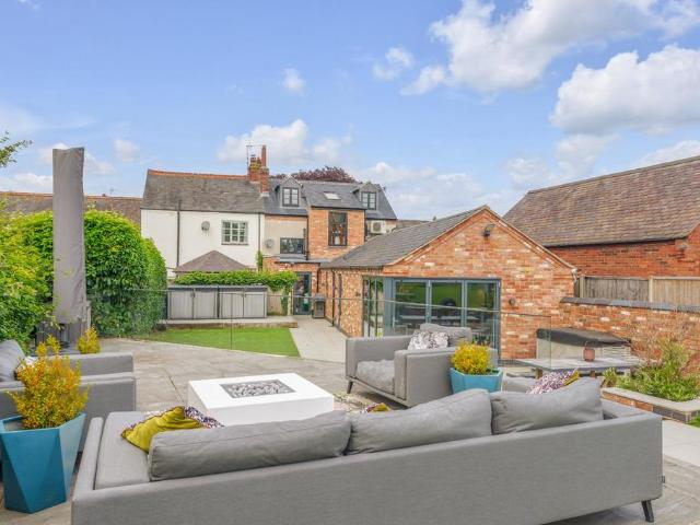 4 bedroom semi detached house for sale