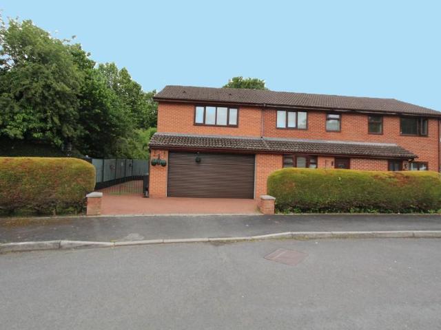 4 bedroom semi detached house for sale