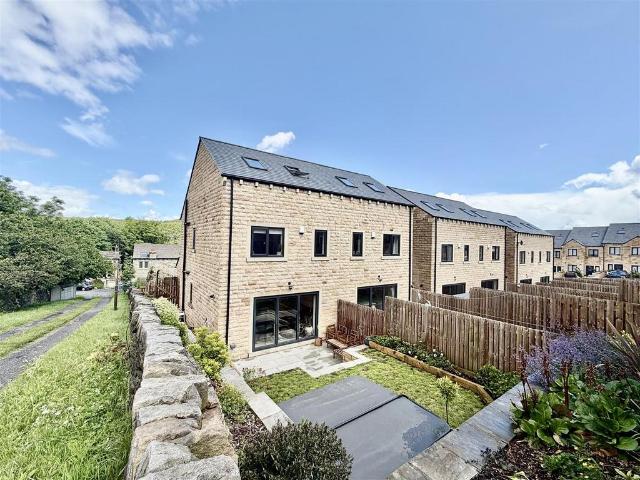 4 bedroom semi detached house for sale