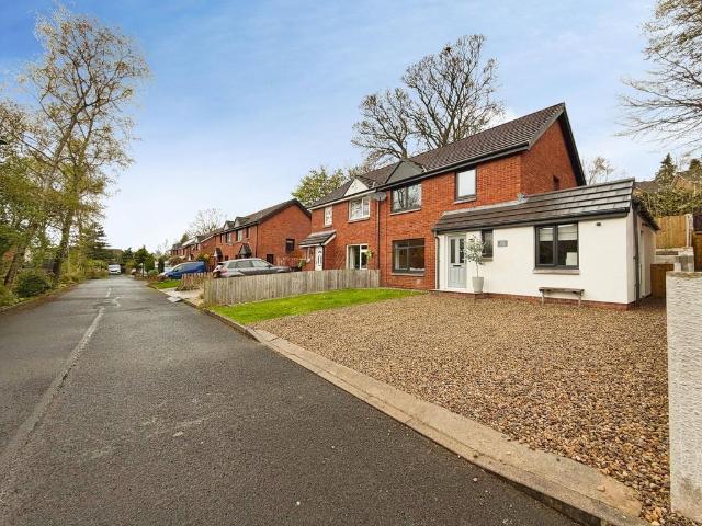4 bedroom semi detached house for sale