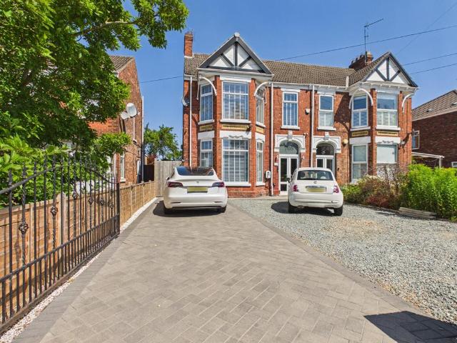 4 bedroom semi detached house for sale