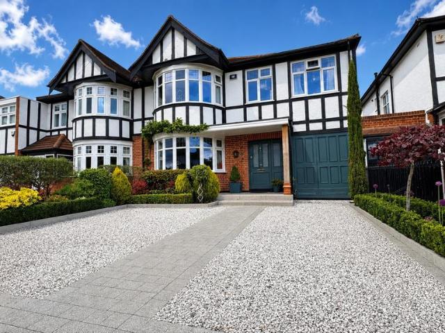 4 bedroom semi detached house for sale
