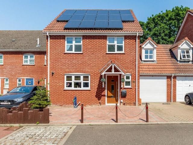 4 bedroom semi detached house for sale