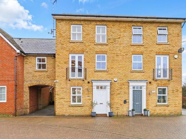 4 bedroom semi detached house for sale