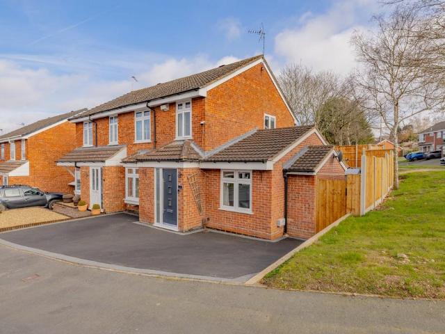4 bedroom semi detached house for sale