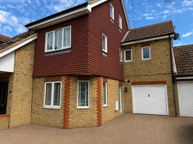 4 bedroom semi detached house for sale