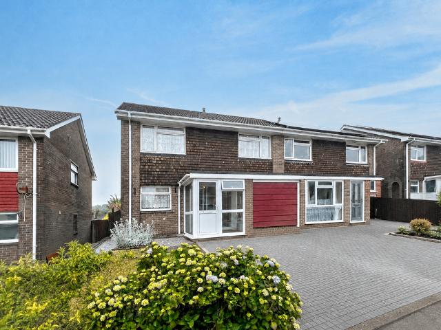 4 bedroom semi detached house for sale