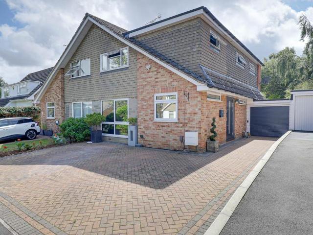4 bedroom semi detached house for sale