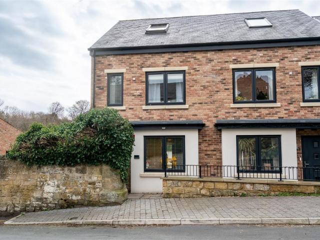 4 bedroom semi detached house for sale