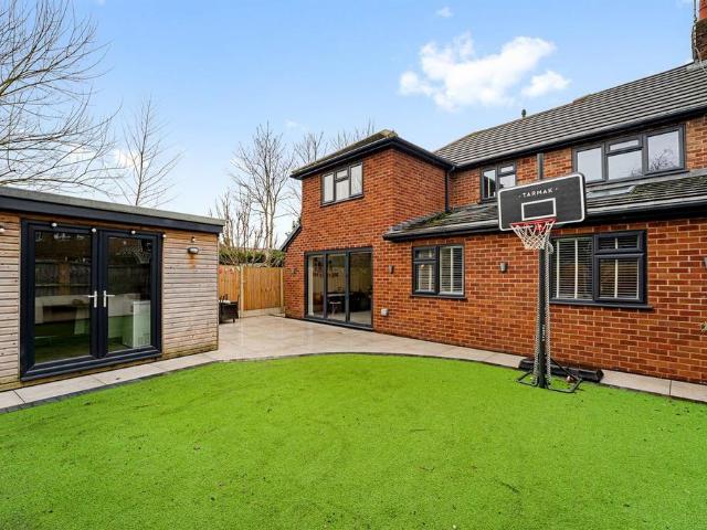 4 bedroom semi detached house for sale