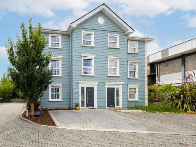 4 bedroom semi detached house for sale