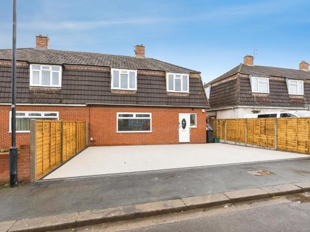 4 bedroom semi detached house for sale