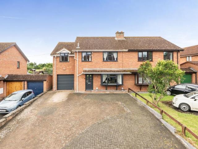 4 bedroom semi detached house for sale