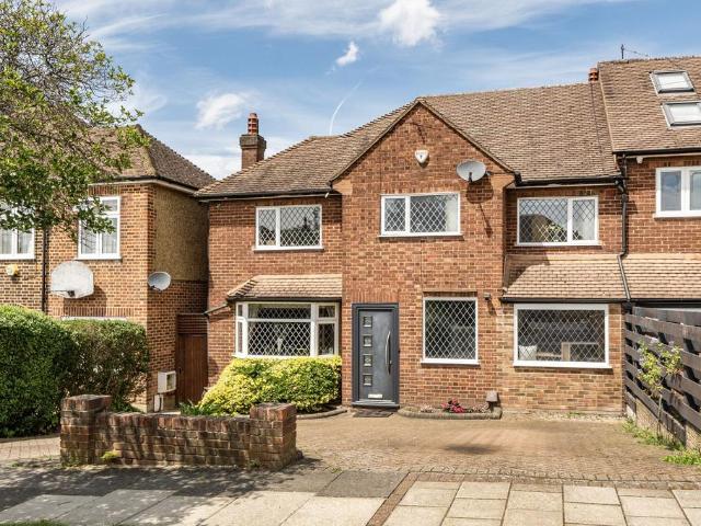 4 bedroom semi detached house for sale