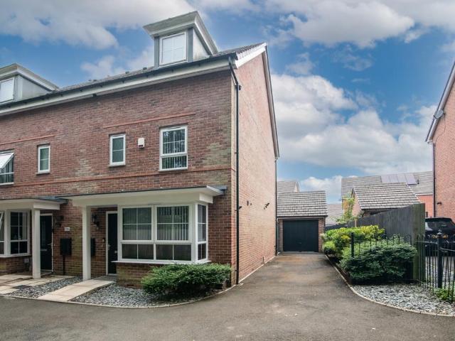 4 bedroom semi detached house for sale