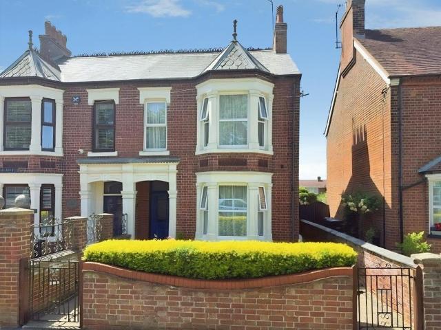 4 bedroom semi detached house for sale