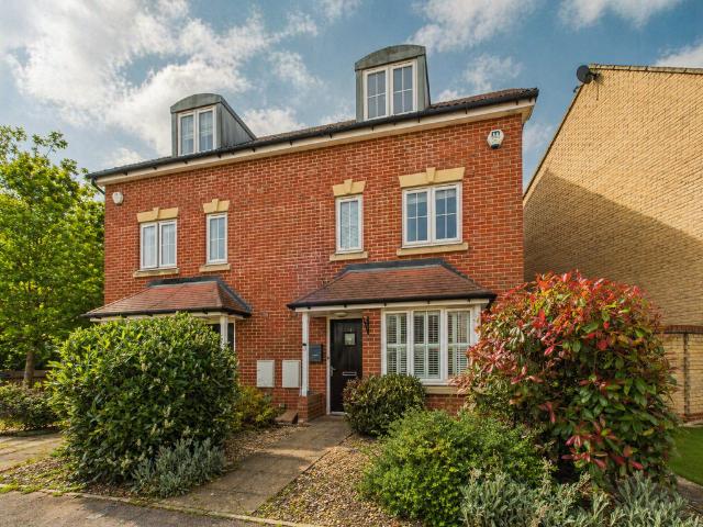 4 bedroom semi detached house for sale