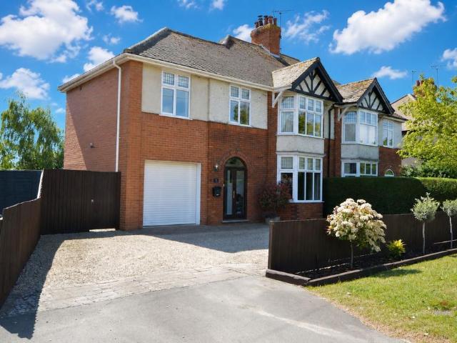 4 bedroom semi detached house for sale