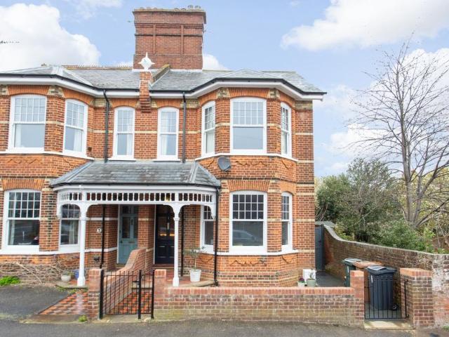 4 bedroom semi detached house for sale