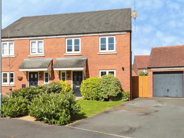 4 bedroom semi detached house for sale