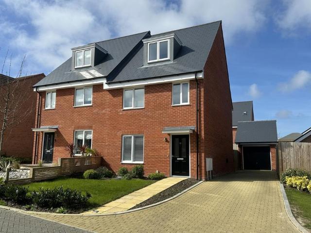 4 bedroom semi detached house for sale