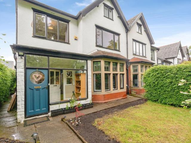 4 bedroom semi detached house for sale