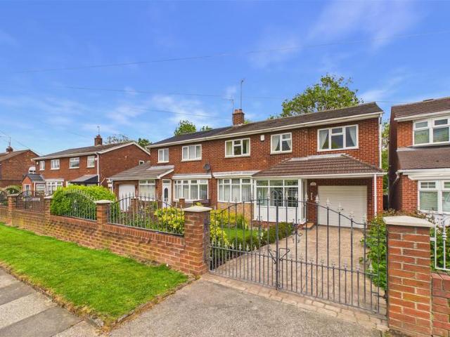 4 bedroom semi detached house for sale