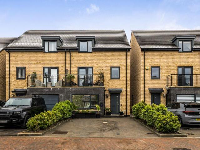 4 bedroom semi detached house for sale