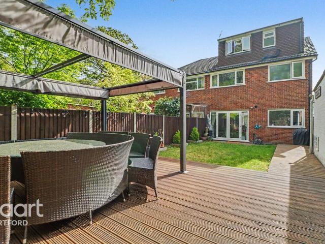 4 bedroom semi detached house for sale