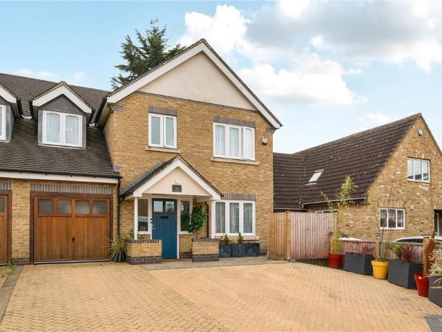 4 bedroom semi detached house for sale