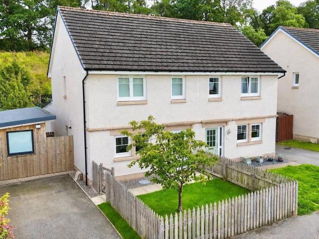 4 bedroom semi detached house for sale