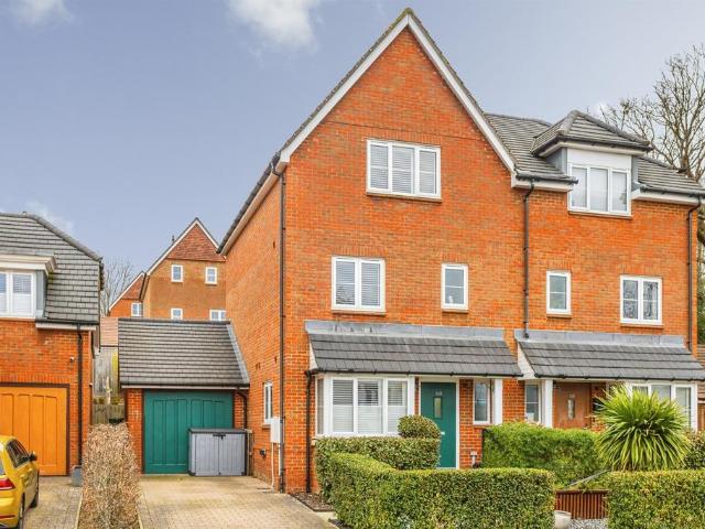 4 bedroom semi detached house for sale